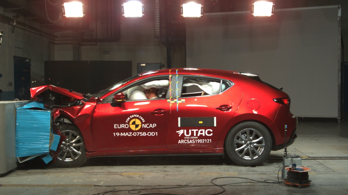Renault Clio, Mazda 3 e Audi e-tron conquistam 5 estrelas EuroNCAP ...