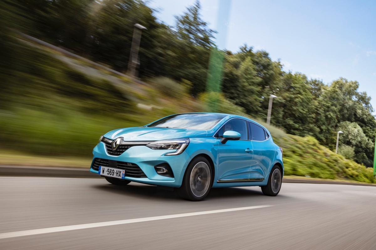 Primeiro ensaio Renault Clio Hybrid: e não é que funciona bem? | Automais