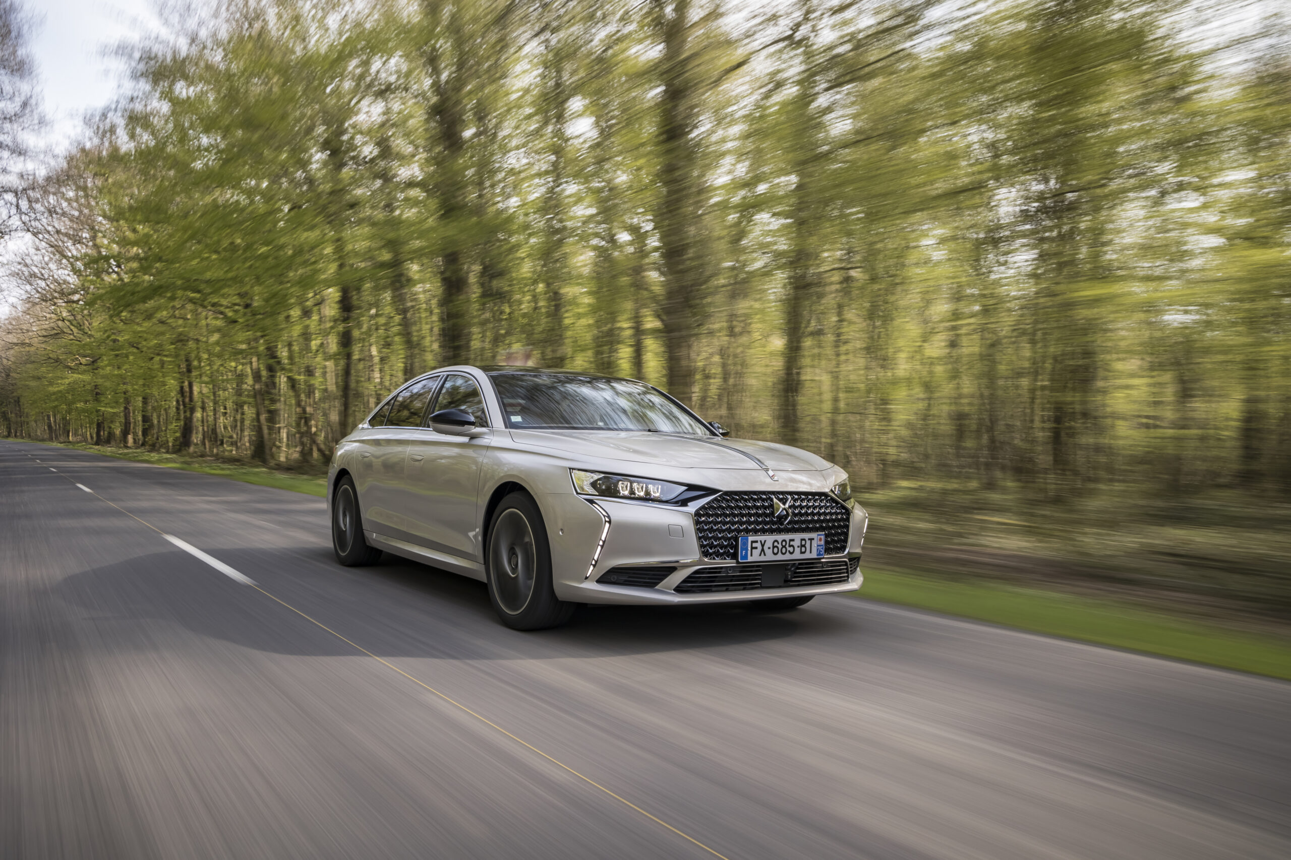 Fomos conhecer o novo DS 9, o topo de gama que pretende marcar pela ...