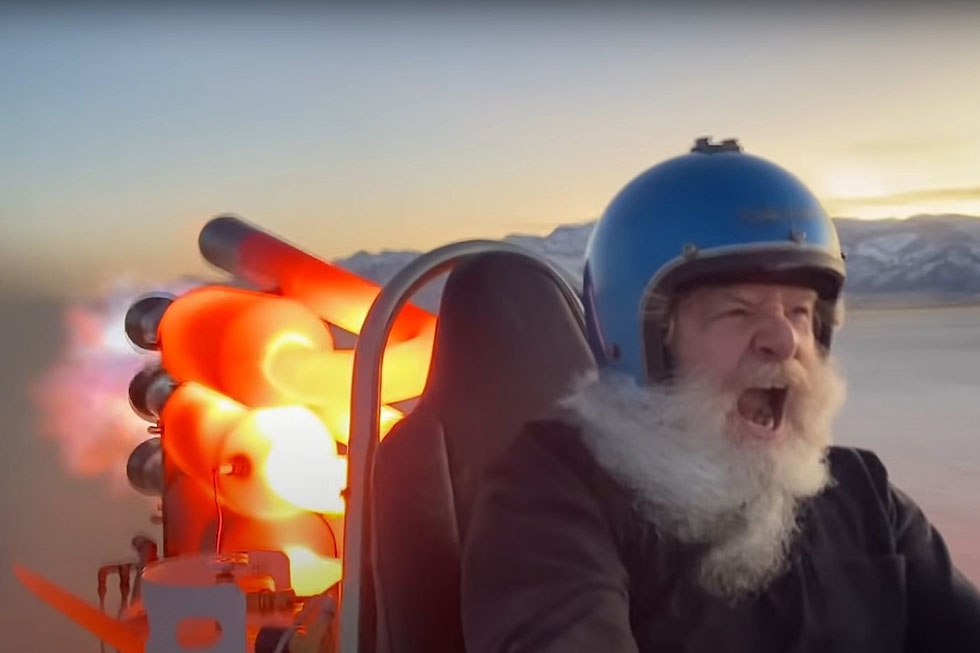 Crazy Rocketman ao volante do seu kart com motor a jato | Automais