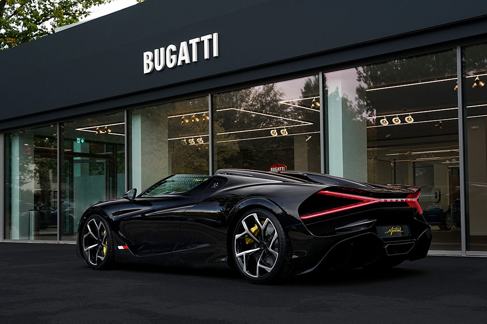 Bugatti inaugura showroom em Hamburgo já com a sua nova identidade ...