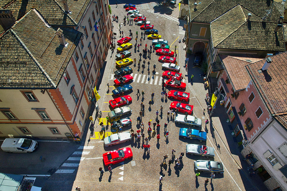 Ferrari Cavalcade Classiche reúne diversas obras de arte no Norte de ...