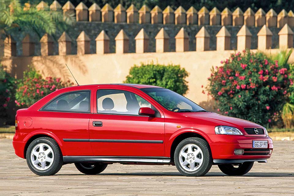 Opel Astra G: lançamento foi há 25 anos | Automais